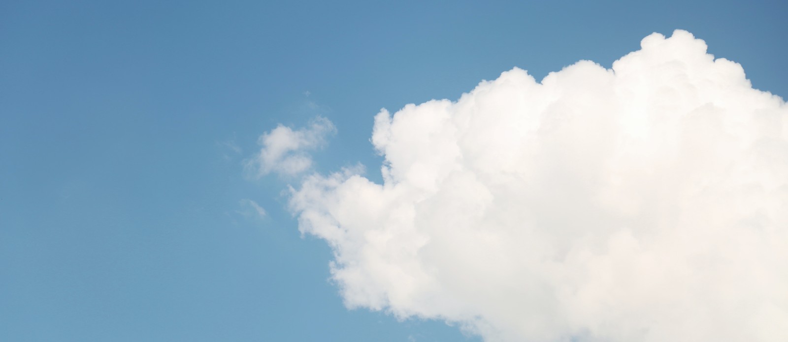 Which country has the nickname "The Land of the Long White Cloud"?