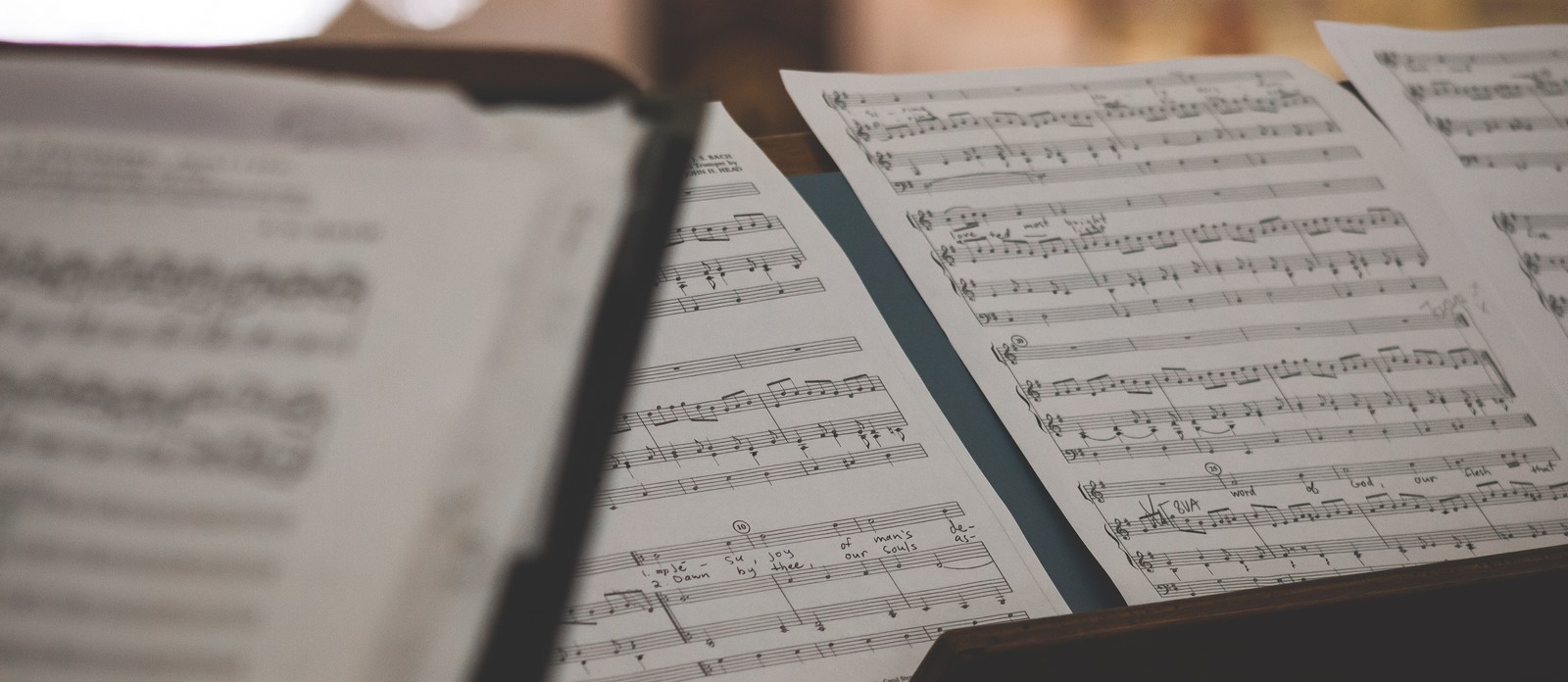 Bel Canto is a style characteristic of which form of music?