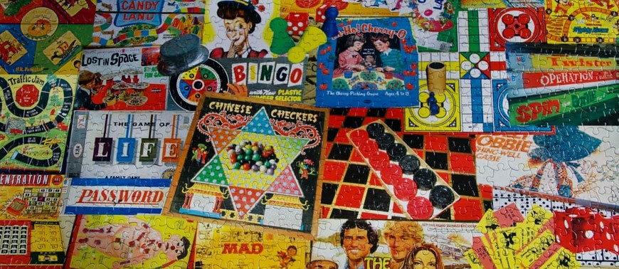 Which board game is based on the ancient game of Alquerque?
